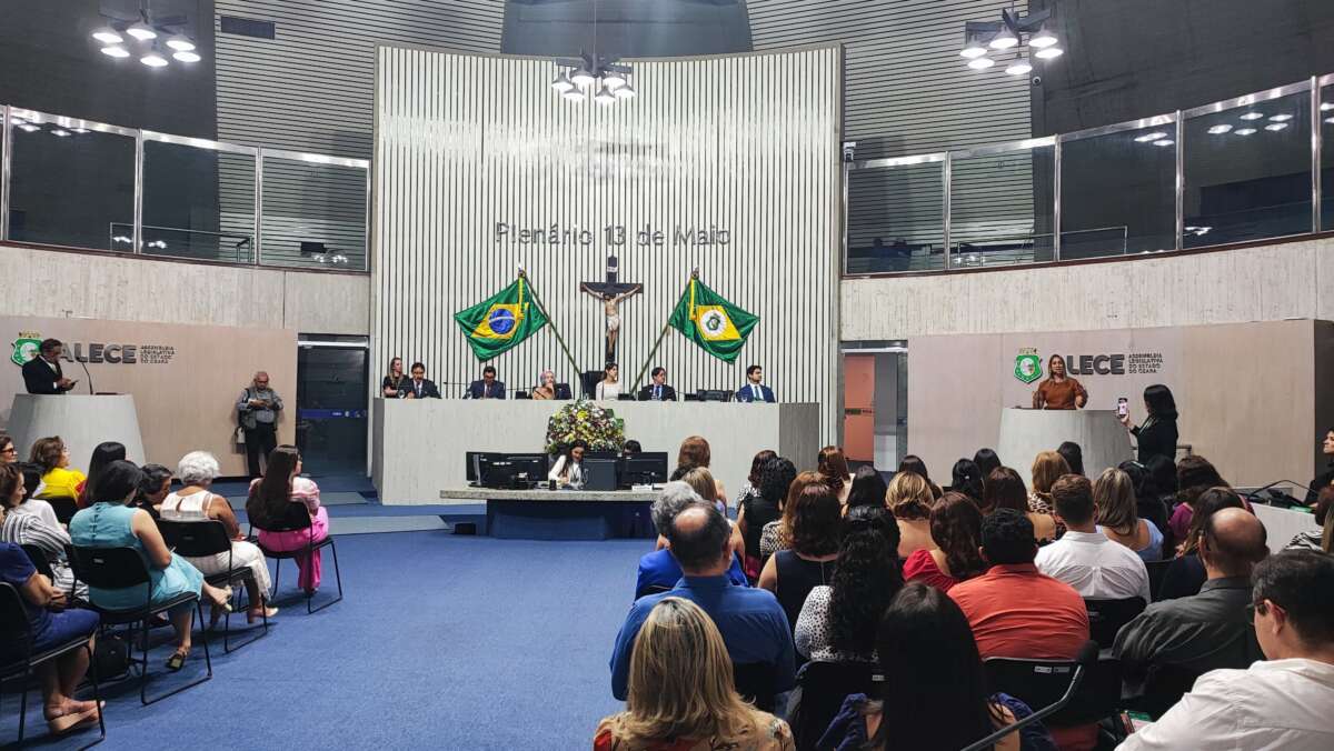 ESP/CE recebe homenagem por trajetória de 30 anos em sessão solene
